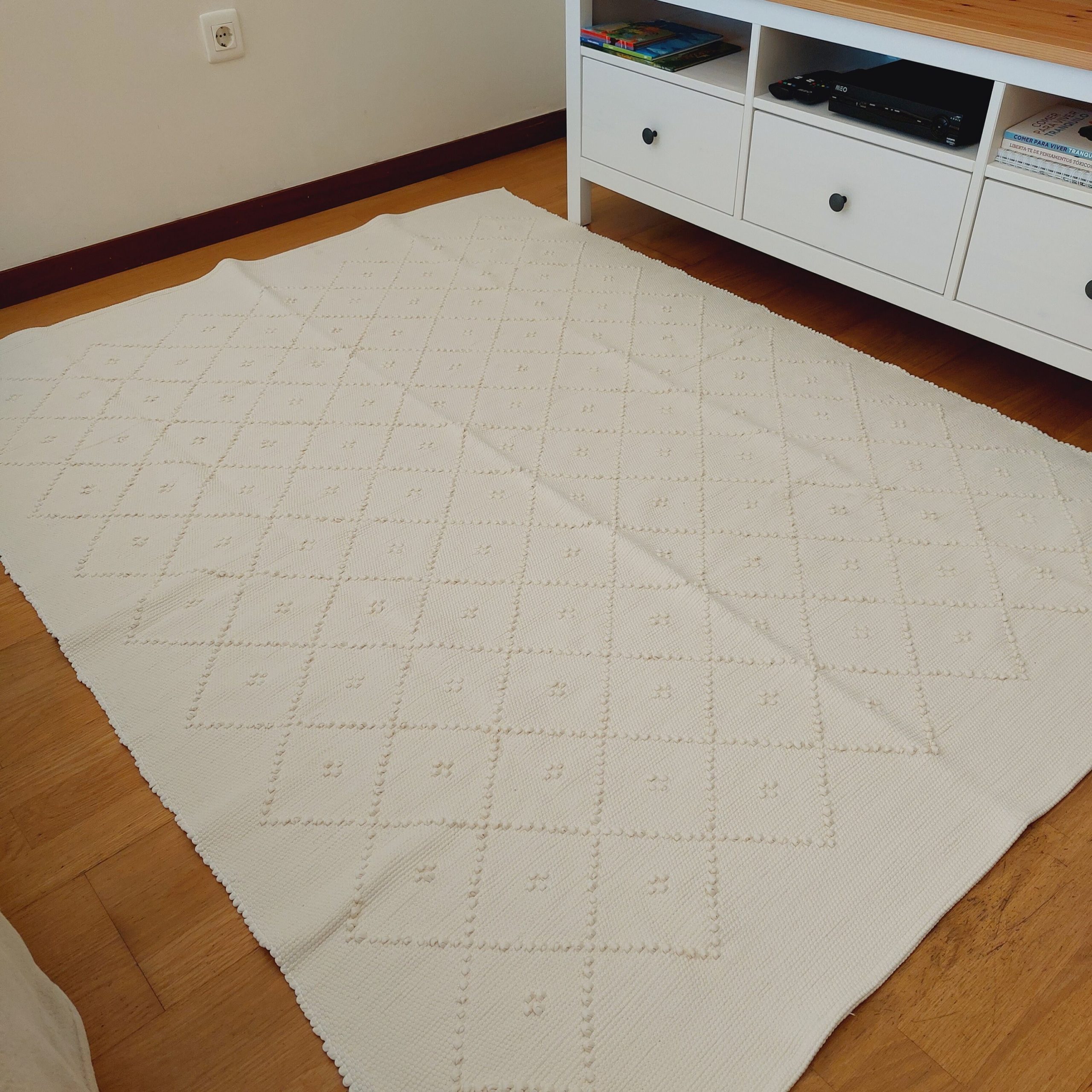 Large Off White Rug - Knotted Rug - PadaWorks