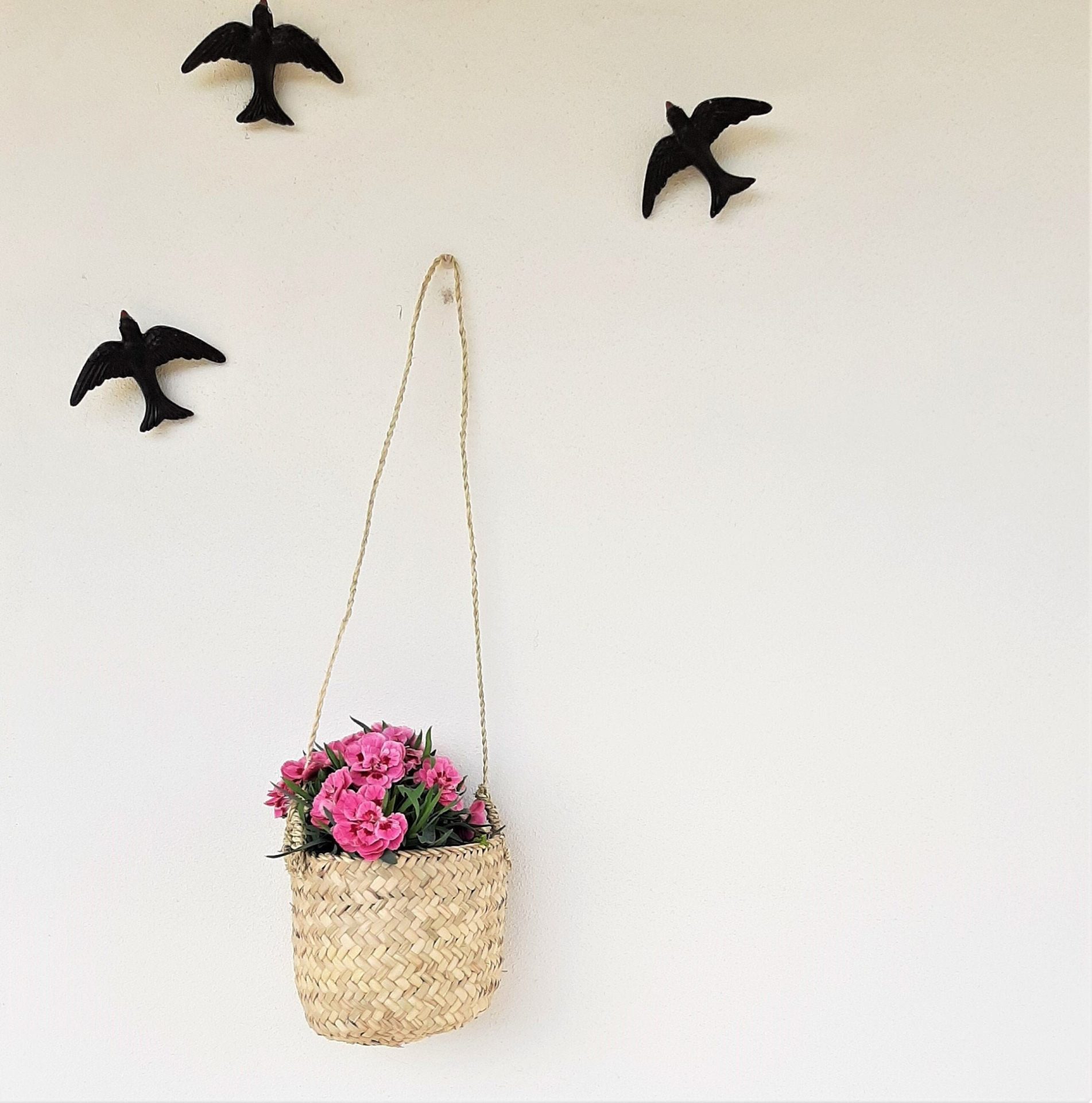 Straw Hanging Basket - PadaWorks
