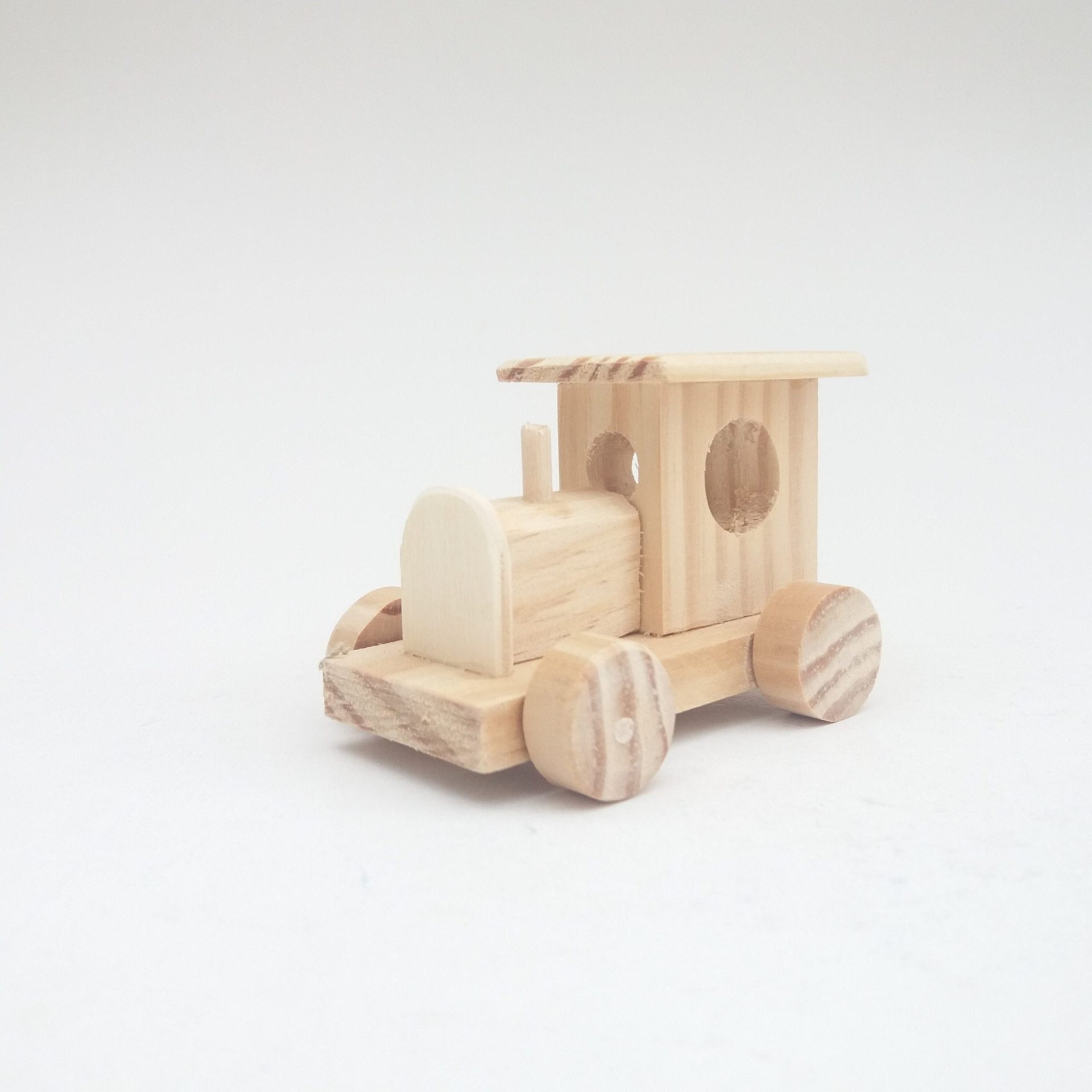 Wooden Miniature Train to Paint - PadaWorks